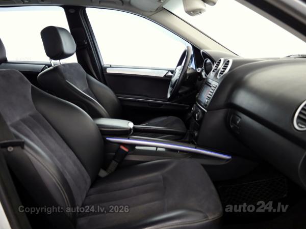 Pelēks Mercedes-Benz M-Class 2006 Tallina, ar dzinēja tilpumu 3.00 L un nobraukumu 298 tūkst. km par 2499 €, foto 7 vietnē AUTOMOTO.COM.LV