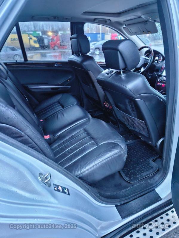 Pelēks Mercedes-Benz M-Class 2007 Tallina, ar dzinēja tilpumu 4.00 L un nobraukumu 0 tūkst. km par 5199 €, foto 11 vietnē AUTOMOTO.COM.LV