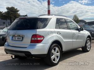 Pelēks Mercedes-Benz M-Class 2007 Tallina, ar dzinēja tilpumu 3.00 L un nobraukumu 0 tūkst. km par 8500 €, foto 9 vietnē AUTOMOTO.COM.LV