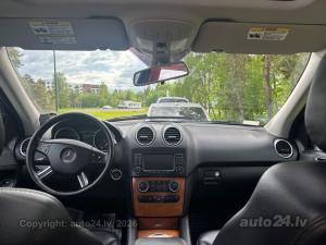 Pelēks Mercedes-Benz M-Class 2007 Tallina, ar dzinēja tilpumu 3.00 L un nobraukumu 0 tūkst. km par 8500 €, foto 13 vietnē AUTOMOTO.COM.LV