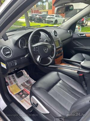 Pelēks Mercedes-Benz M-Class 2007 Tallina, ar dzinēja tilpumu 3.00 L un nobraukumu 0 tūkst. km par 8500 €, foto 14 vietnē AUTOMOTO.COM.LV