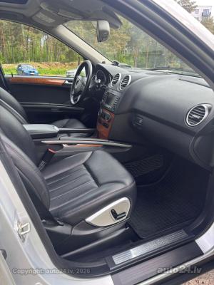 Pelēks Mercedes-Benz M-Class 2007 Tallina, ar dzinēja tilpumu 3.00 L un nobraukumu 0 tūkst. km par 8500 €, foto 15 vietnē AUTOMOTO.COM.LV