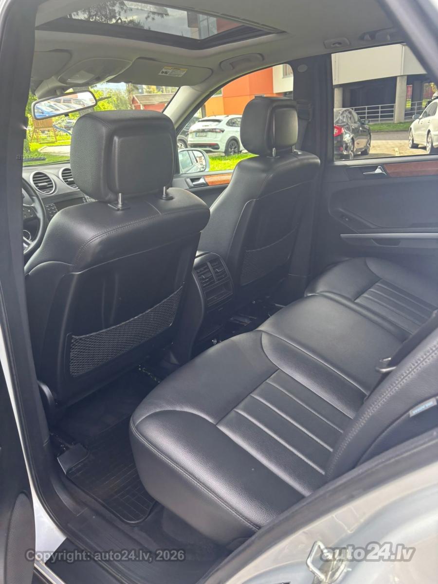 Pelēks Mercedes-Benz M-Class 2007 Tallina, ar dzinēja tilpumu 3.00 L un nobraukumu 0 tūkst. km par 8500 €, foto 16 vietnē AUTOMOTO.COM.LV