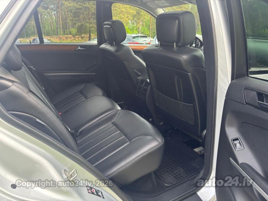 Pelēks Mercedes-Benz M-Class 2007 Tallina, ar dzinēja tilpumu 3.00 L un nobraukumu 0 tūkst. km par 8500 €, foto 17 vietnē AUTOMOTO.COM.LV