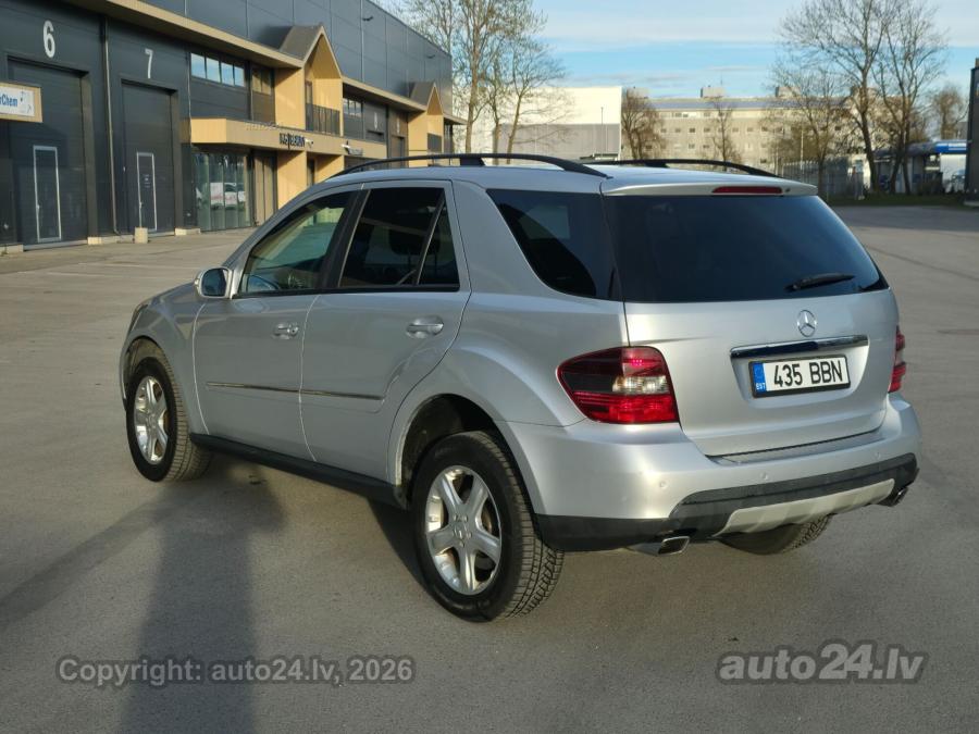 Grey Mercedes-Benz M-Class 2008 in Tallinn, with an engine capacity of 3.00 L and mileage of 170 thousand km for 10000 €, photo 3 on AUTOMOTO.COM.LV