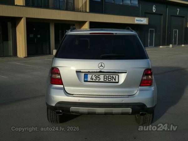 Pelēks Mercedes-Benz M-Class 2008 Tallina, ar dzinēja tilpumu 3.00 L un nobraukumu 170 tūkst. km par 10000 €, foto 3 vietnē AUTOMOTO.COM.LV