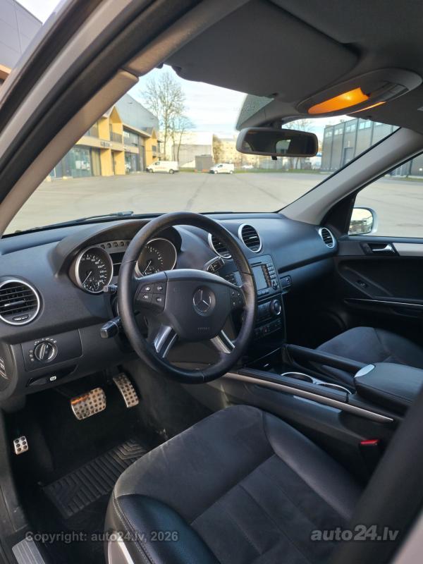 Pelēks Mercedes-Benz M-Class 2008 Tallina, ar dzinēja tilpumu 3.00 L un nobraukumu 170 tūkst. km par 10000 €, foto 7 vietnē AUTOMOTO.COM.LV