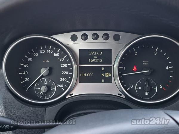Pelēks Mercedes-Benz M-Class 2008 Tallina, ar dzinēja tilpumu 3.00 L un nobraukumu 170 tūkst. km par 10000 €, foto 9 vietnē AUTOMOTO.COM.LV