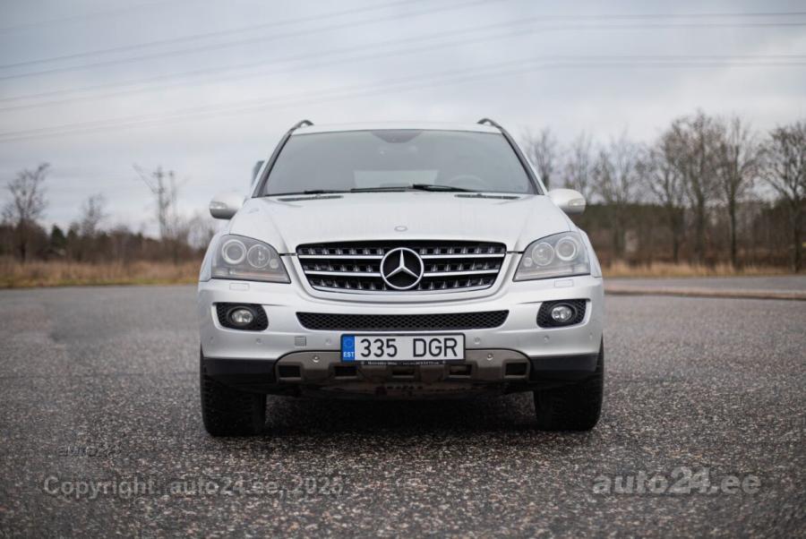 Pelēks Mercedes-Benz M-Class 2010 Tallina, ar dzinēja tilpumu 3.50 L un nobraukumu 240 tūkst. km par 10900 €, foto 2 vietnē AUTOMOTO.COM.LV