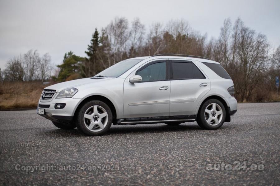Pelēks Mercedes-Benz M-Class 2010 Tallina, ar dzinēja tilpumu 3.50 L un nobraukumu 240 tūkst. km par 10900 €, foto 3 vietnē AUTOMOTO.COM.LV