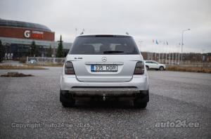 Pelēks Mercedes-Benz M-Class 2010 Tallina, ar dzinēja tilpumu 3.50 L un nobraukumu 240 tūkst. km par 10900 €, foto 6 vietnē AUTOMOTO.COM.LV