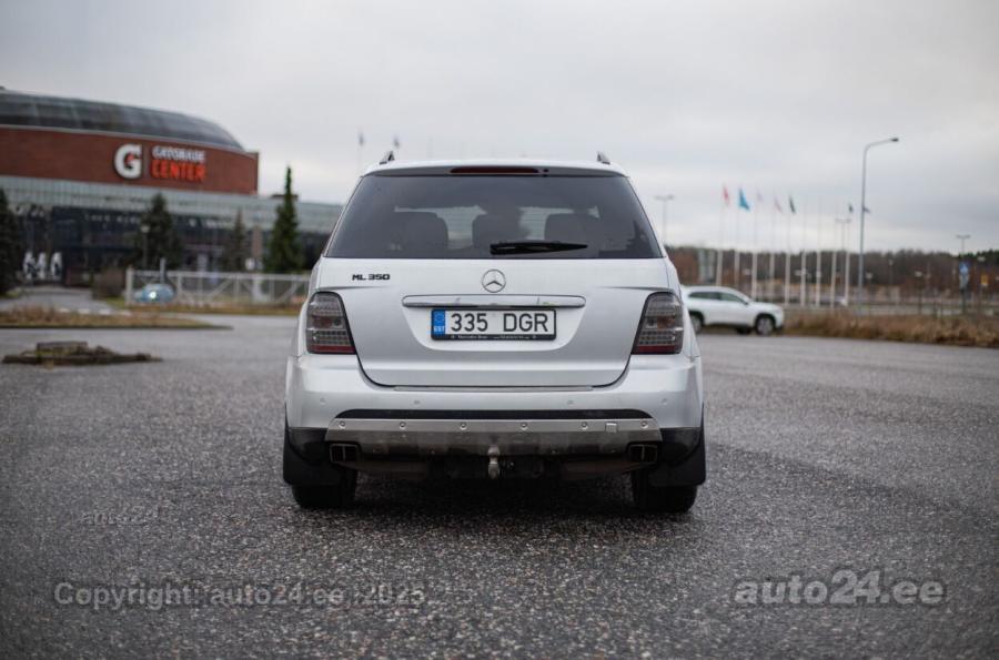 Pelēks Mercedes-Benz M-Class 2010 Tallina, ar dzinēja tilpumu 3.50 L un nobraukumu 240 tūkst. km par 10900 €, foto 6 vietnē AUTOMOTO.COM.LV