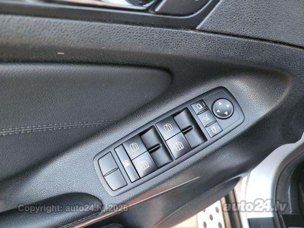 Grey Mercedes-Benz M-Class 2011 in Tallinn, with an engine capacity of 3.00 L and mileage of 233 thousand km for 9999 €, photo 11 on AUTOMOTO.COM.LV