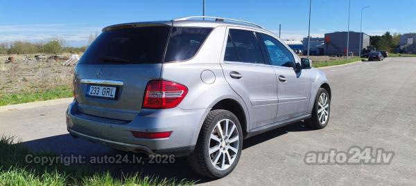 Grey Mercedes-Benz M-Class 2011 in Tallinn, with an engine capacity of 3.00 L and mileage of 350 thousand km for 8999 €, photo 4 on AUTOMOTO.COM.LV