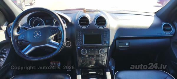 Grey Mercedes-Benz M-Class 2011 in Tallinn, with an engine capacity of 3.00 L and mileage of 350 thousand km for 8999 €, photo 7 on AUTOMOTO.COM.LV