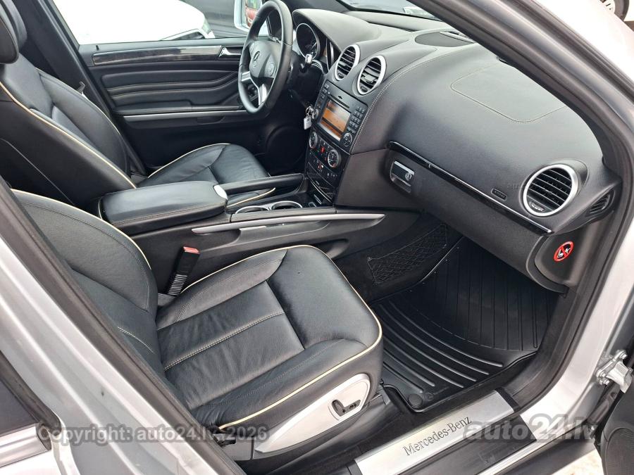 Pelēks Mercedes-Benz M-Class 2012 Tartu, ar dzinēja tilpumu 3.00 L un nobraukumu 227 tūkst. km par 10990 €, foto 9 vietnē AUTOMOTO.COM.LV