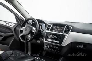 Grey Mercedes-Benz M-Class 2012 in Tallinn, with an engine capacity of 3.00 L and mileage of 276 thousand km for 15999 €, photo 13 on AUTOMOTO.COM.LV