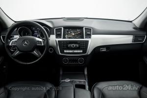 Grey Mercedes-Benz M-Class 2012 in Tallinn, with an engine capacity of 3.00 L and mileage of 276 thousand km for 15999 €, photo 14 on AUTOMOTO.COM.LV