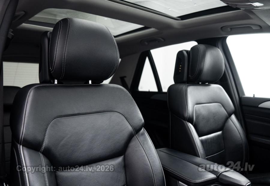 Grey Mercedes-Benz M-Class 2012 in Tallinn, with an engine capacity of 3.00 L and mileage of 276 thousand km for 15999 €, photo 15 on AUTOMOTO.COM.LV
