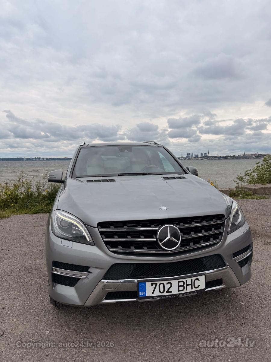 Pelēks Mercedes-Benz M-Class 2012 Tallina, ar dzinēja tilpumu 3.00 L un nobraukumu 257 tūkst. km par 17000 €, foto 4 vietnē AUTOMOTO.COM.LV