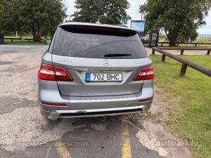 Pelēks Mercedes-Benz M-Class 2012 Tallina, ar dzinēja tilpumu 3.00 L un nobraukumu 257 tūkst. km par 17000 €, foto 6 vietnē AUTOMOTO.COM.LV