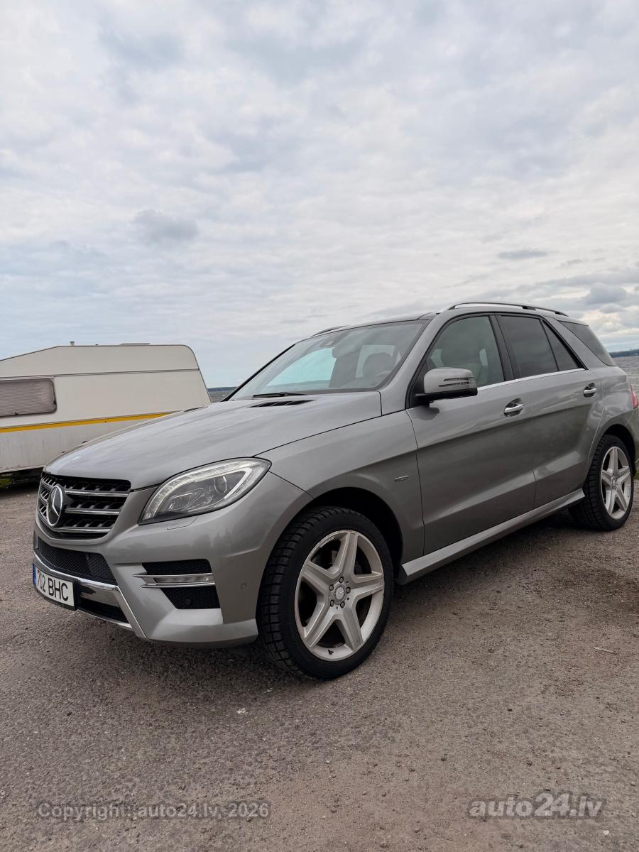 Pelēks Mercedes-Benz M-Class 2012 Tallina, ar dzinēja tilpumu 3.00 L un nobraukumu 257 tūkst. km par 17000 €, foto 8 vietnē AUTOMOTO.COM.LV