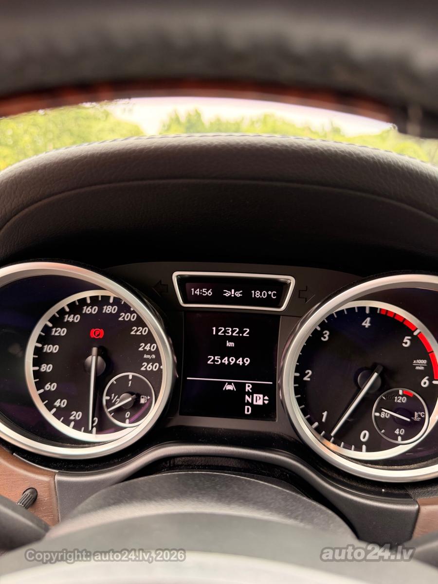 Pelēks Mercedes-Benz M-Class 2012 Tallina, ar dzinēja tilpumu 3.00 L un nobraukumu 257 tūkst. km par 17000 €, foto 12 vietnē AUTOMOTO.COM.LV