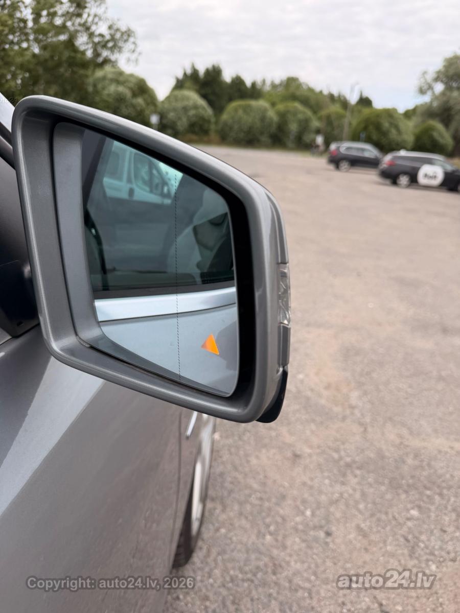 Pelēks Mercedes-Benz M-Class 2012 Tallina, ar dzinēja tilpumu 3.00 L un nobraukumu 257 tūkst. km par 17000 €, foto 13 vietnē AUTOMOTO.COM.LV