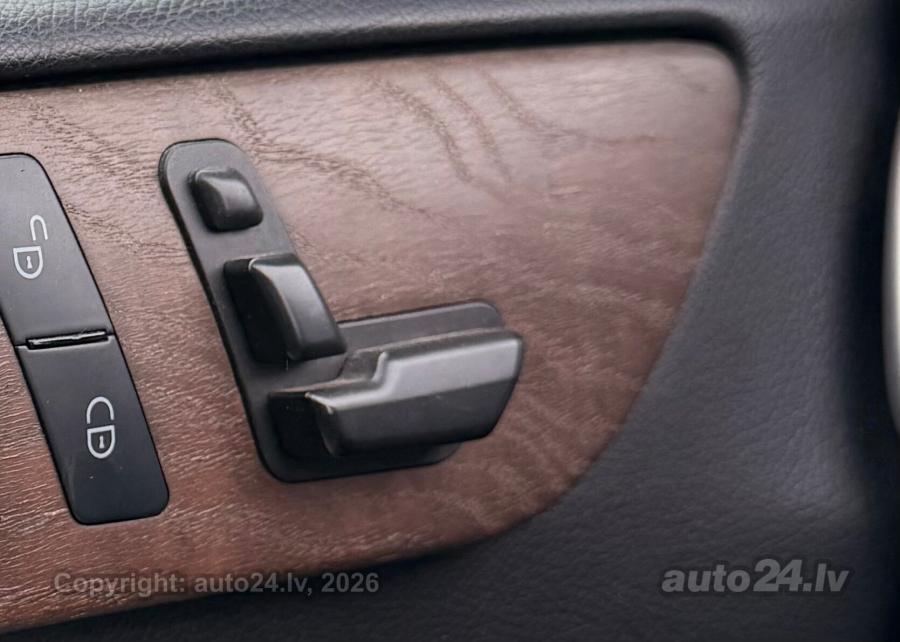 Pelēks Mercedes-Benz M-Class 2012 Tallina, ar dzinēja tilpumu 3.00 L un nobraukumu 257 tūkst. km par 17000 €, foto 14 vietnē AUTOMOTO.COM.LV