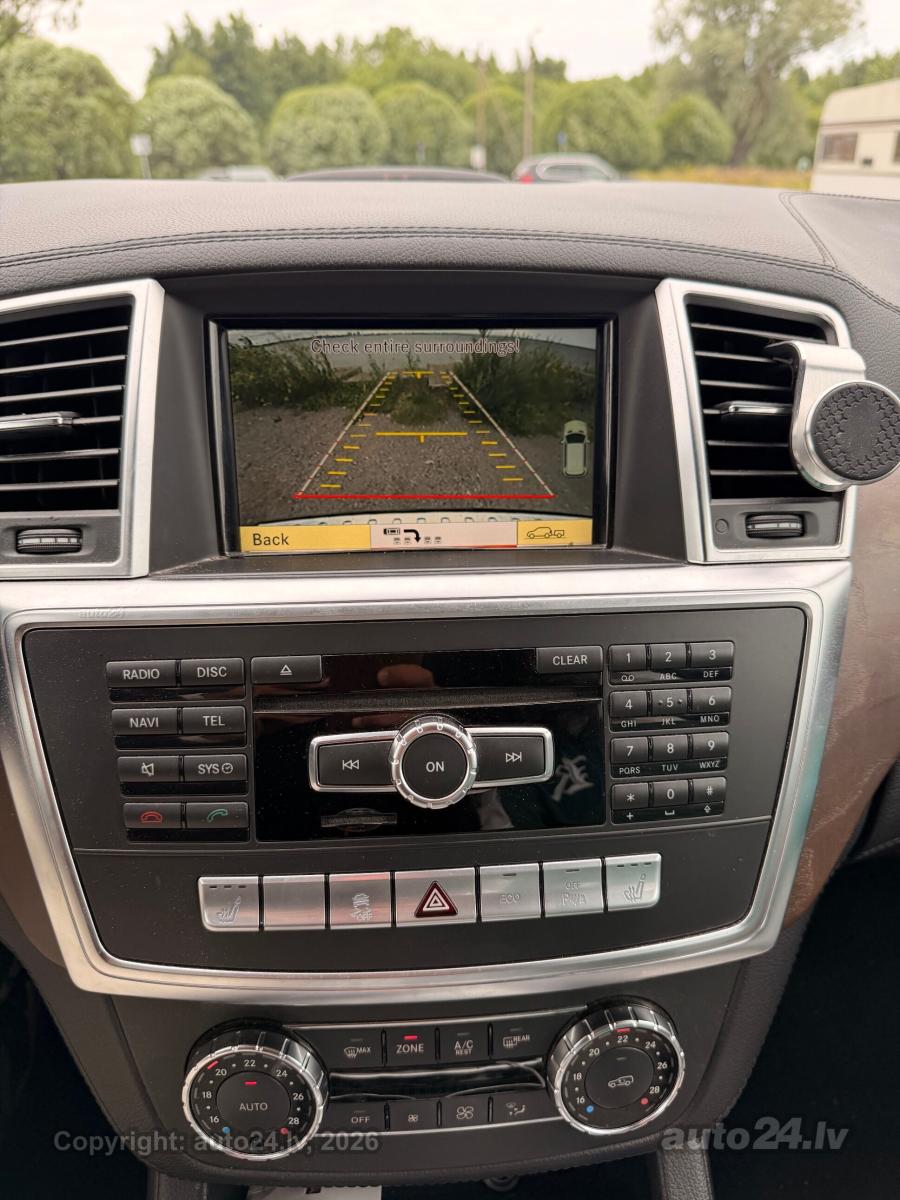Pelēks Mercedes-Benz M-Class 2012 Tallina, ar dzinēja tilpumu 3.00 L un nobraukumu 257 tūkst. km par 17000 €, foto 19 vietnē AUTOMOTO.COM.LV