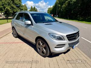Pelēks Mercedes-Benz M-Class 2012 Pērnava, ar dzinēja tilpumu 3.50 L un nobraukumu 195 tūkst. km par 18900 €, foto 4 vietnē AUTOMOTO.COM.LV