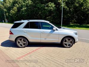 Pelēks Mercedes-Benz M-Class 2012 Pērnava, ar dzinēja tilpumu 3.50 L un nobraukumu 195 tūkst. km par 18900 €, foto 6 vietnē AUTOMOTO.COM.LV