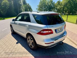 Pelēks Mercedes-Benz M-Class 2012 Pērnava, ar dzinēja tilpumu 3.50 L un nobraukumu 195 tūkst. km par 18900 €, foto 7 vietnē AUTOMOTO.COM.LV