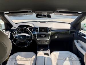 Pelēks Mercedes-Benz M-Class 2012 Pērnava, ar dzinēja tilpumu 3.50 L un nobraukumu 195 tūkst. km par 18900 €, foto 10 vietnē AUTOMOTO.COM.LV