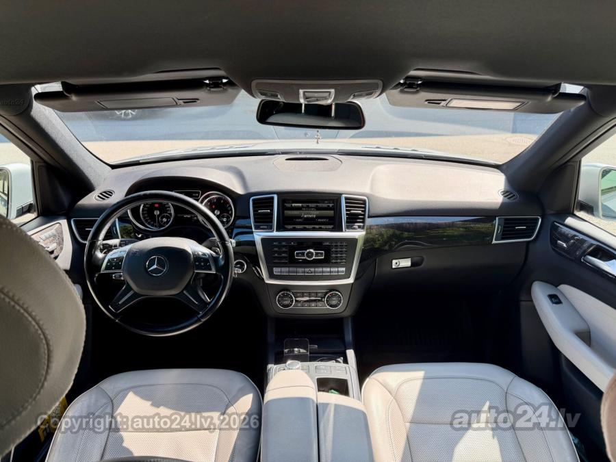 Pelēks Mercedes-Benz M-Class 2012 Pērnava, ar dzinēja tilpumu 3.50 L un nobraukumu 195 tūkst. km par 18900 €, foto 10 vietnē AUTOMOTO.COM.LV