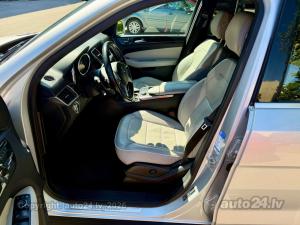 Pelēks Mercedes-Benz M-Class 2012 Pērnava, ar dzinēja tilpumu 3.50 L un nobraukumu 195 tūkst. km par 18900 €, foto 11 vietnē AUTOMOTO.COM.LV
