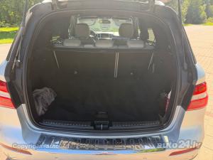 Pelēks Mercedes-Benz M-Class 2012 Pērnava, ar dzinēja tilpumu 3.50 L un nobraukumu 195 tūkst. km par 18900 €, foto 25 vietnē AUTOMOTO.COM.LV
