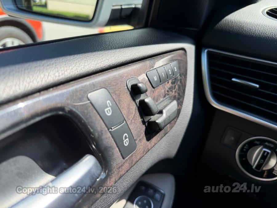 Pelēks Mercedes-Benz M-Class 2012 Pērnava, ar dzinēja tilpumu 3.50 L un nobraukumu 195 tūkst. km par 18900 €, foto 27 vietnē AUTOMOTO.COM.LV