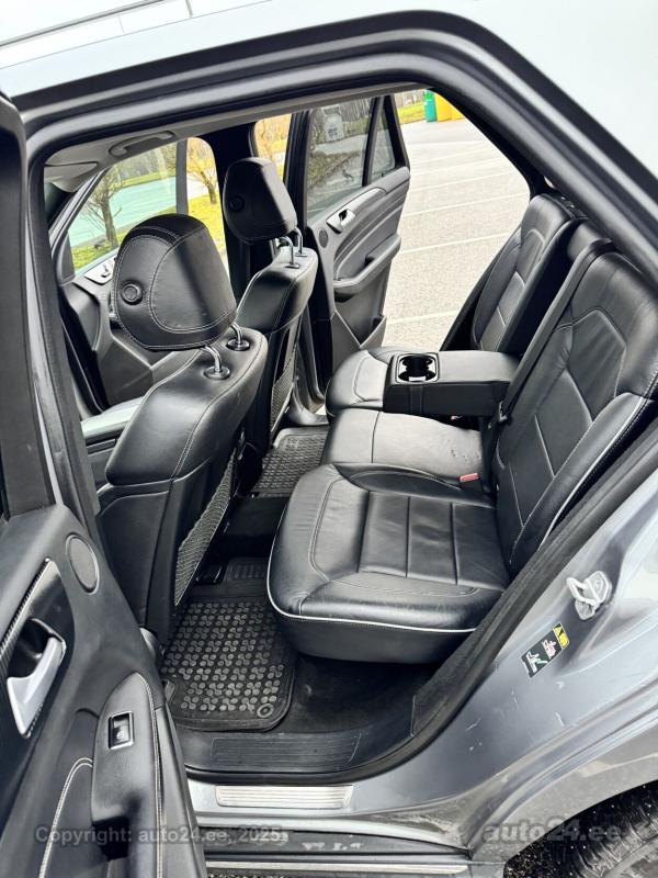 Grey Mercedes-Benz M-Class 2013 in Tallinn, with an engine capacity of 3.00 L and mileage of 370 thousand km for 18000 €, photo 11 on AUTOMOTO.COM.LV
