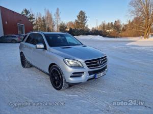 Pelēks Mercedes-Benz M-Class 2013 Viljandi, ar dzinēja tilpumu 3.00 L un nobraukumu 247 tūkst. km par 15900 €, foto  vietnē AUTOMOTO.COM.LV