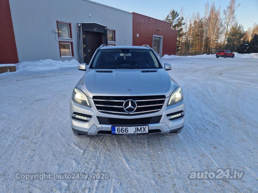 Pelēks Mercedes-Benz M-Class 2013 Viljandi, ar dzinēja tilpumu 3.00 L un nobraukumu 247 tūkst. km par 15900 €, foto 2 vietnē AUTOMOTO.COM.LV