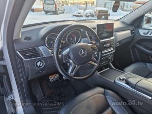 Pelēks Mercedes-Benz M-Class 2013 Viljandi, ar dzinēja tilpumu 3.00 L un nobraukumu 247 tūkst. km par 15900 €, foto 9 vietnē AUTOMOTO.COM.LV