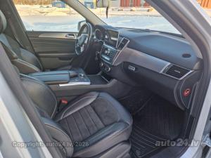 Pelēks Mercedes-Benz M-Class 2013 Viljandi, ar dzinēja tilpumu 3.00 L un nobraukumu 247 tūkst. km par 15900 €, foto 10 vietnē AUTOMOTO.COM.LV
