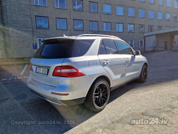 Grey Mercedes-Benz M-Class 2013 in Viljandi, with an engine capacity of 3.00 L and mileage of 251 thousand km for 13900 €, photo 7 on AUTOMOTO.COM.LV
