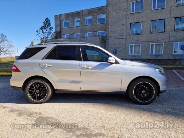 Grey Mercedes-Benz M-Class 2013 in Viljandi, with an engine capacity of 3.00 L and mileage of 251 thousand km for 13900 €, photo 9 on AUTOMOTO.COM.LV