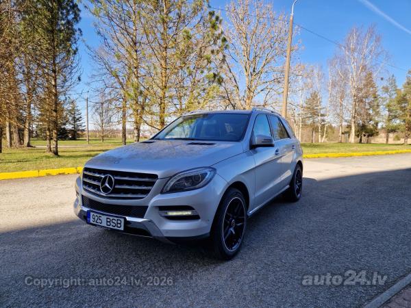 Pelēks Mercedes-Benz M-Class 2013 Viljandi, ar dzinēja tilpumu 3.00 L un nobraukumu 251 tūkst. km par 13900 €, foto 2 vietnē AUTOMOTO.COM.LV