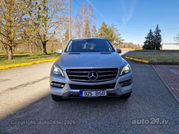 Pelēks Mercedes-Benz M-Class 2013 Viljandi, ar dzinēja tilpumu 3.00 L un nobraukumu 251 tūkst. km par 13900 €, foto 3 vietnē AUTOMOTO.COM.LV