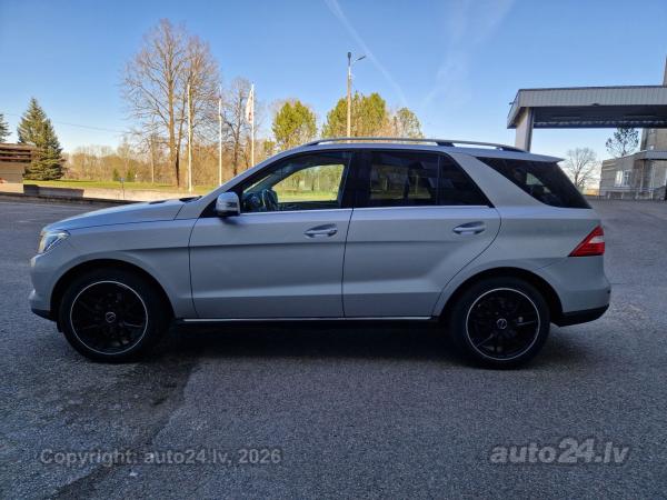 Pelēks Mercedes-Benz M-Class 2013 Viljandi, ar dzinēja tilpumu 3.00 L un nobraukumu 251 tūkst. km par 13900 €, foto 8 vietnē AUTOMOTO.COM.LV