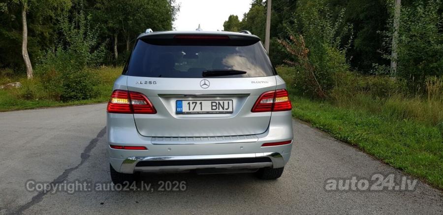 Grey Mercedes-Benz M-Class 2014 in Tallinn, with an engine capacity of 2.10 L and mileage of 188 thousand km for 16600 €, photo 3 on AUTOMOTO.COM.LV