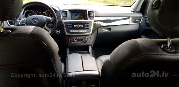 Grey Mercedes-Benz M-Class 2014 in Tallinn, with an engine capacity of 2.10 L and mileage of 188 thousand km for 16600 €, photo 7 on AUTOMOTO.COM.LV